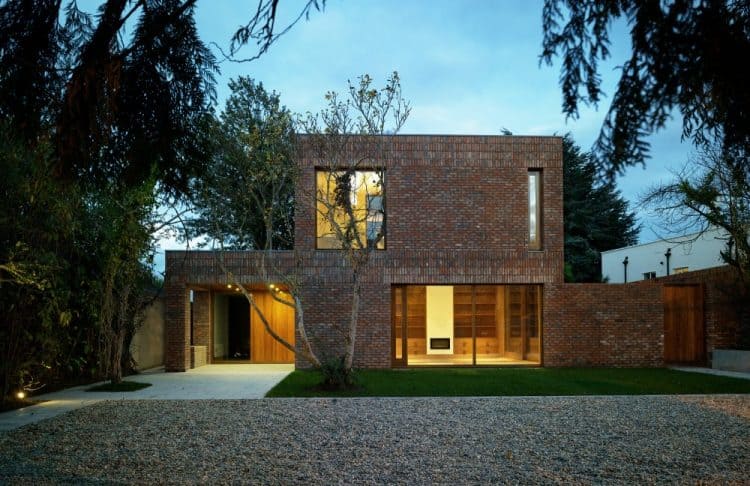 16 Marvelous Brick House Designs That You Shouldn't Miss