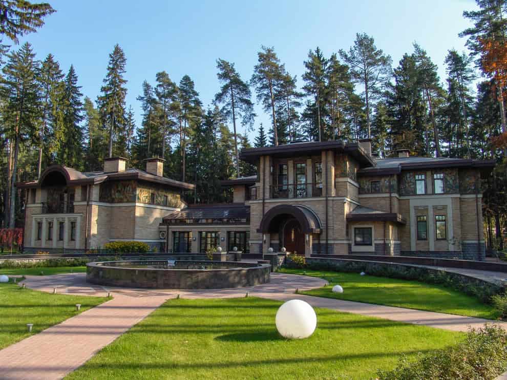 16 Unbelievable Eclectic Exterior Designs Of Homes You'll Want To Live In