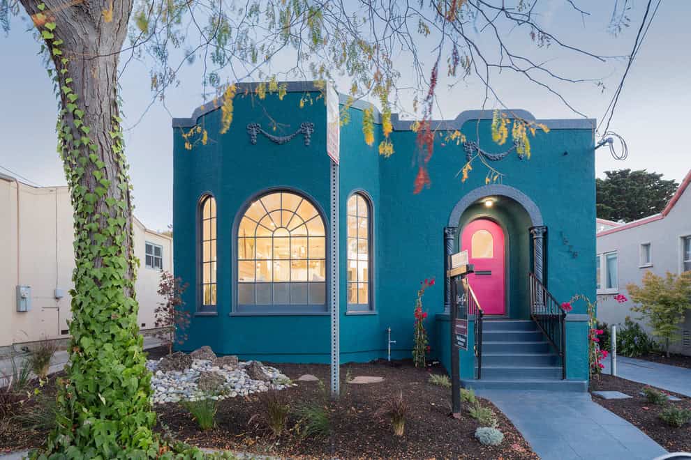 16 Unbelievable Eclectic Exterior Designs Of Homes You'll Want To Live In