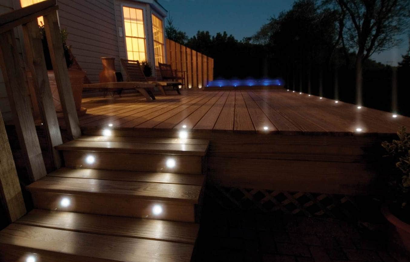 15 Irreplaceable Deck Lighting Ideas That Will Make Your Neighbours Jealous