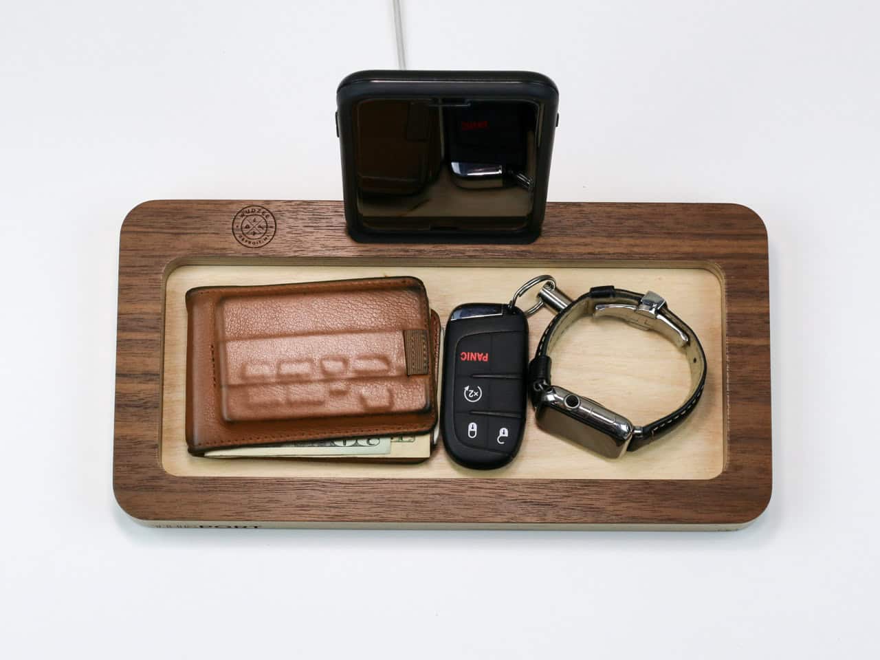 15 Highly Practical Organization Crafts For The Tech Geeks