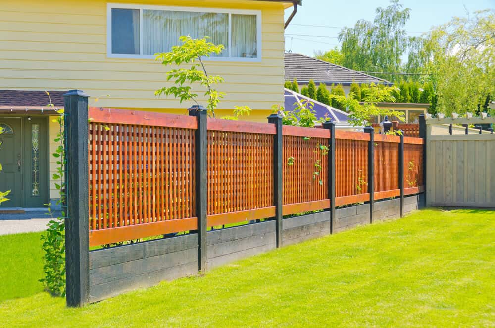 16 Inspirational Fence Ideas That Are Simple Yet Beautiful