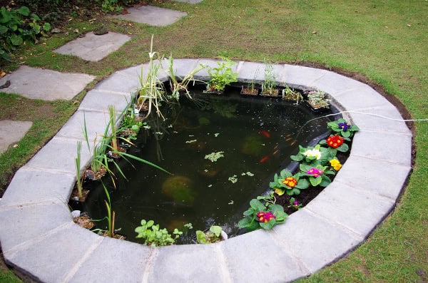 15 Awe-Inspiring Garden Ponds That You Can Make By Yourself