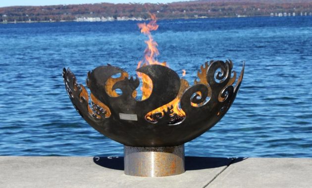 17 Extravagant Backyard Fireplaces & Fire Pits That Will Leave You ...