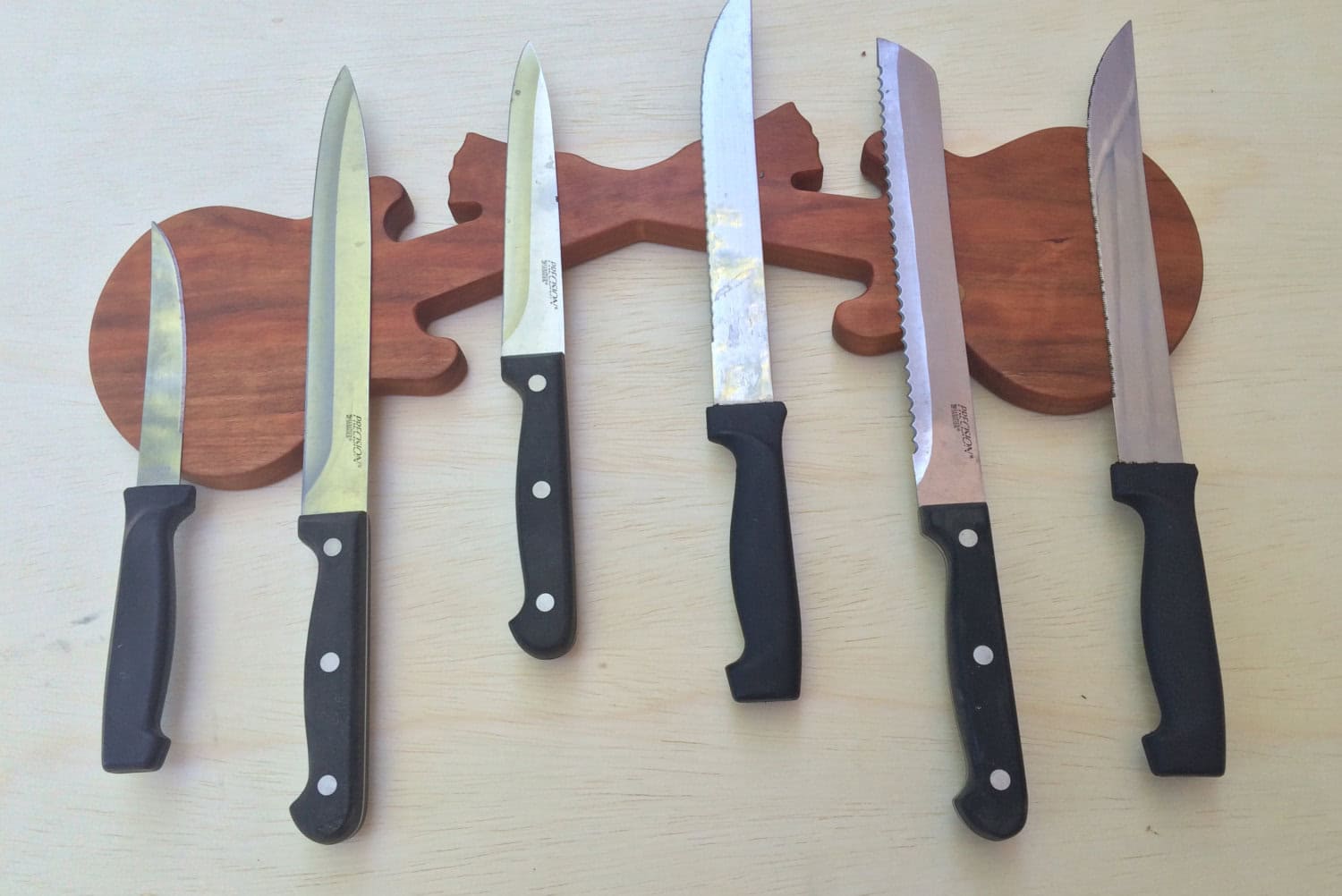 16 Cool Handmade Knife Rack Designs To Update Your Kitchen With