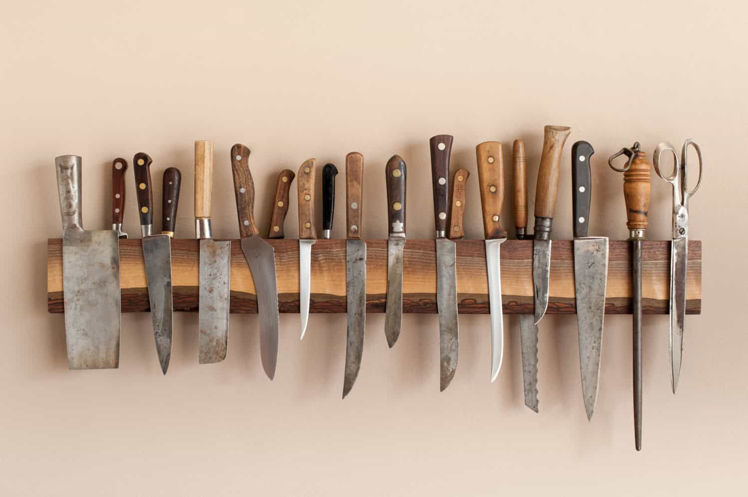 16 Cool Handmade Knife Rack Designs To Update Your Kitchen With