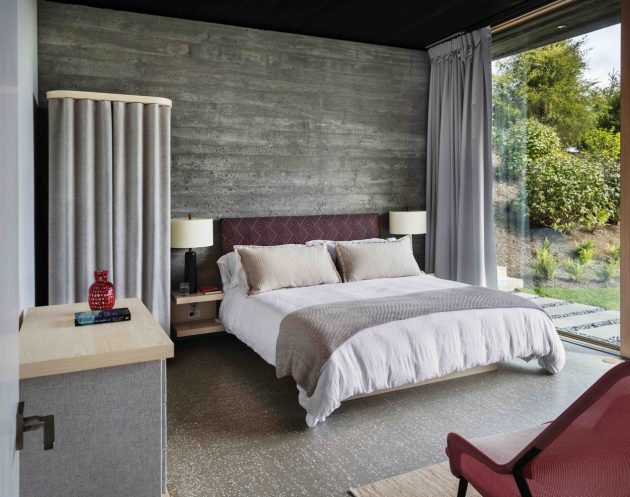 Chilmark House by Gray Organschi Architecture + Aaron Schiller in ...
