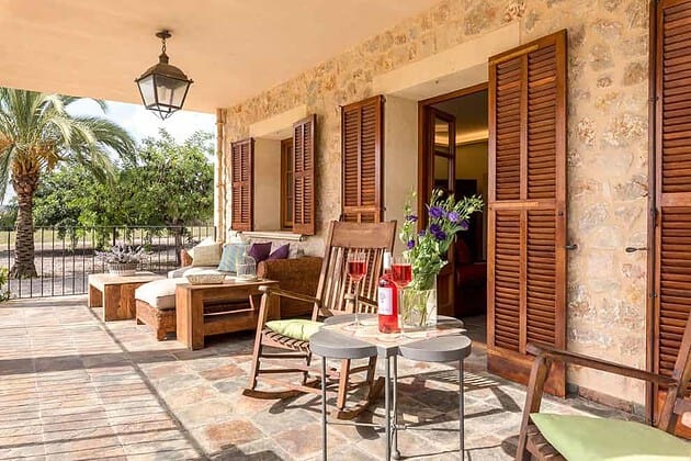 15 Beautiful Mediterranean Porch Designs That Will Drag You Outside