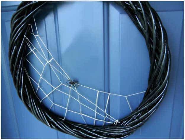 15 Spooky Last Minute DIY Halloween Decorations You Must See