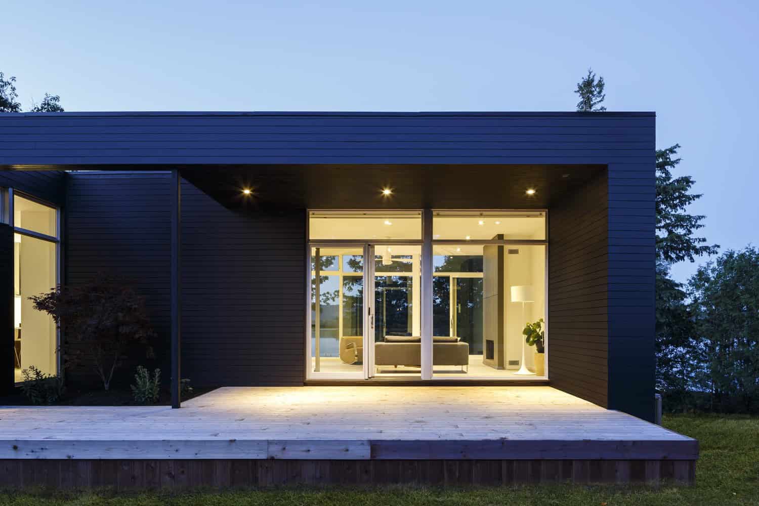 Dunrobin Shore Residence by Christopher Simmonds Architect in Ottawa ...