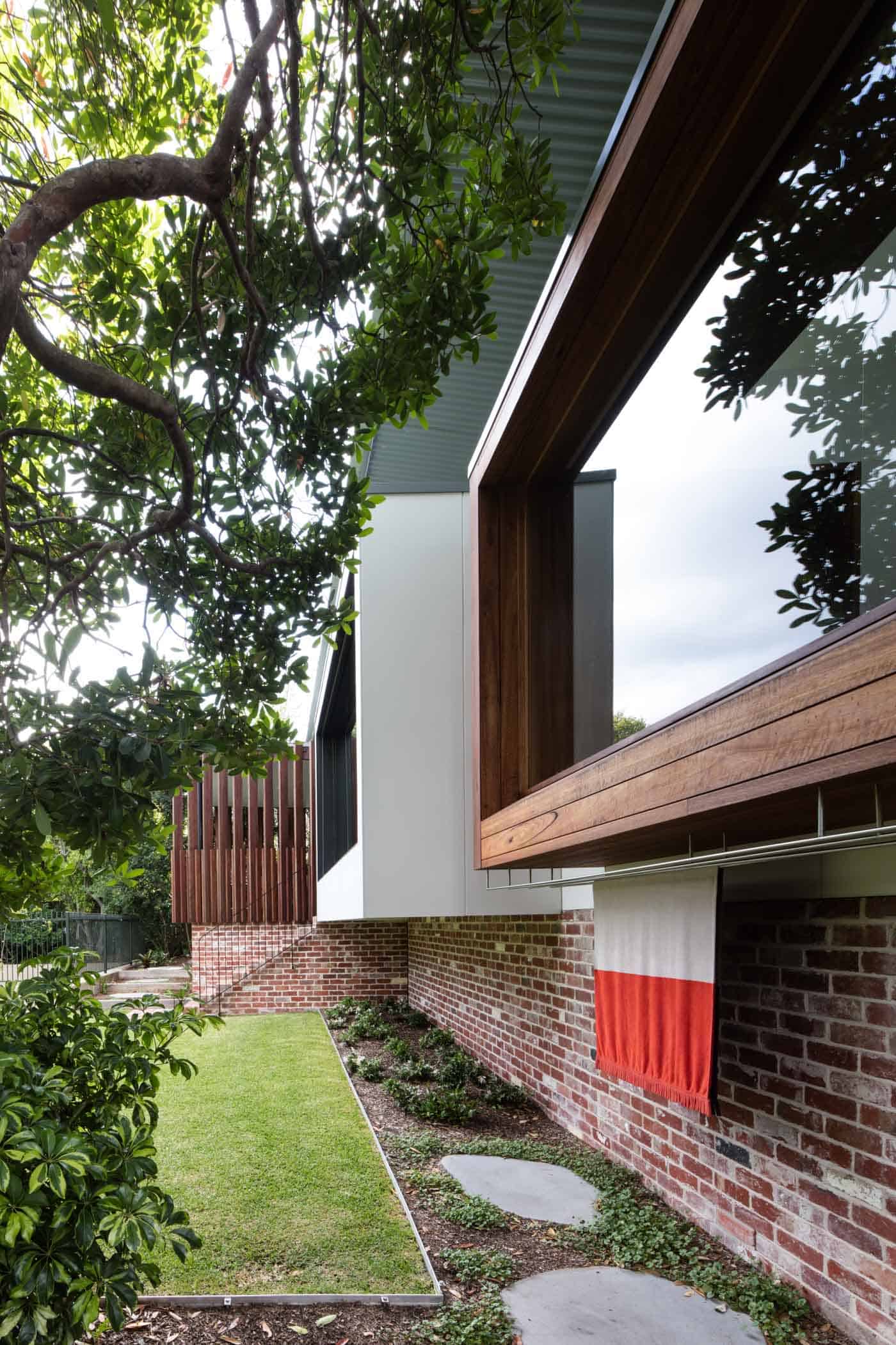 Ward House by Sam Crawford Architects in Sydney, Australia
