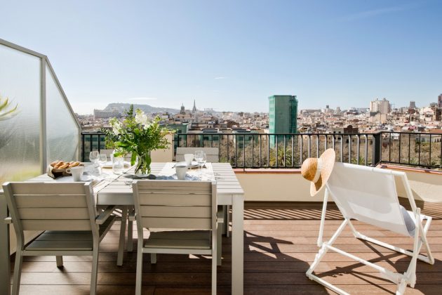 15 Outstanding Transitional Balcony Designs Perfect For Any Home