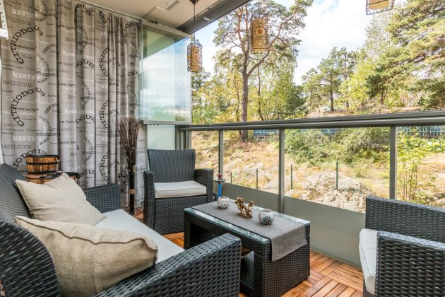 15 Outstanding Transitional Balcony Designs Perfect For Any Home