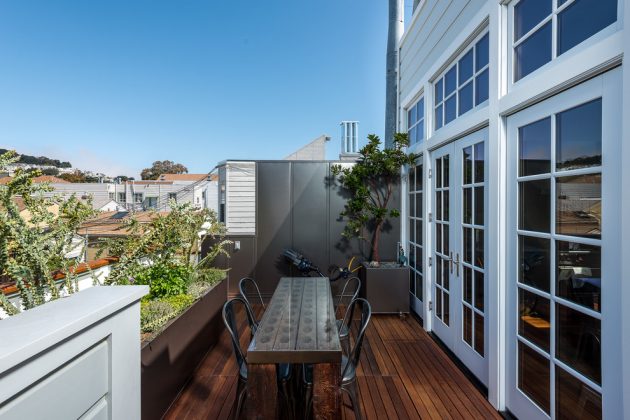 15 Outstanding Transitional Balcony Designs Perfect For Any Home