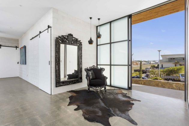 16 Beautiful Contemporary Entry Hall Interiors Designed To Give You A ...