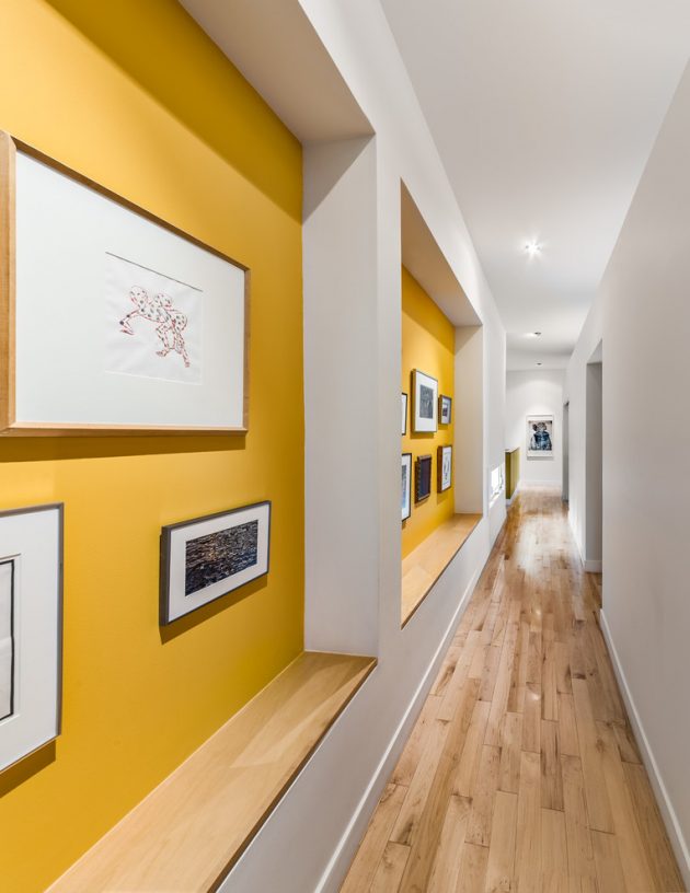 16 Superb Contemporary Hallway Designs That Will Connect Your Home in Style