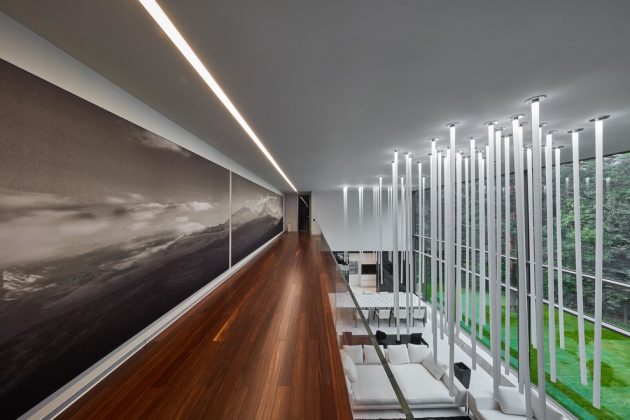 16 Superb Contemporary Hallway Designs That Will Connect Your Home in Style