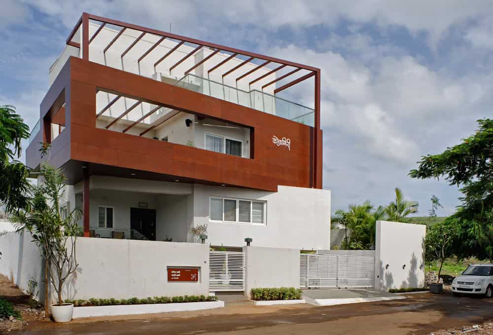 Tall House by Sunil Patil & Associates in Pune, India