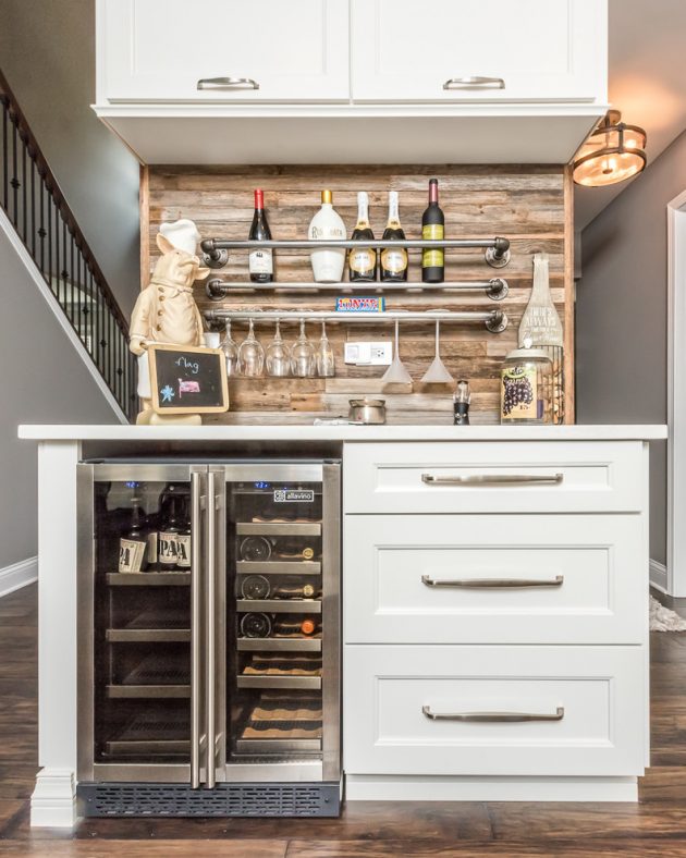 15 Sophisticated Traditional Home Bar Designs That Will Add A Touch Of ...