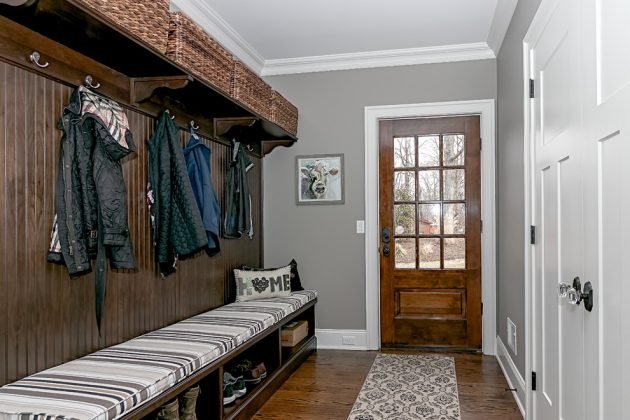 15 Outstanding Traditional Entry Hall Designs You Need To See