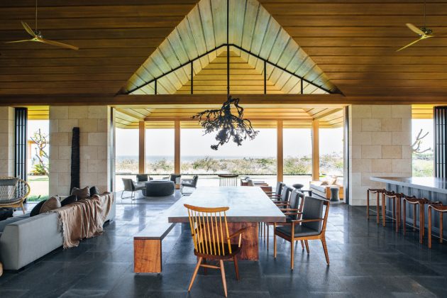 15 Thrilling Tropical Dining Room Interiors That Will Impress You