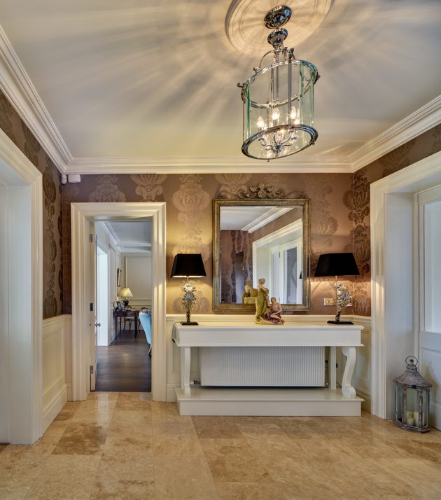 16 Beautiful Traditional Hallway Designs You Should Explore