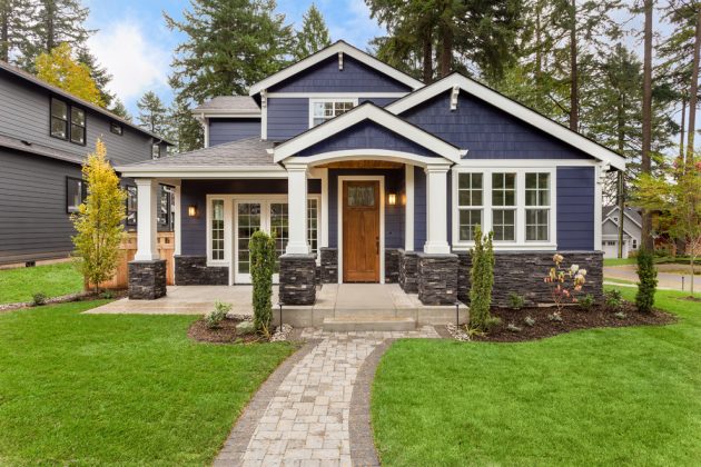 17 Gorgeous Traditional Home Exterior Designs You Will Find Inspiration In