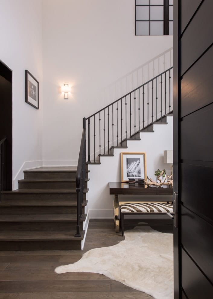 18 Elegant Traditional Staircase Designs That Will Take Your Breath Away