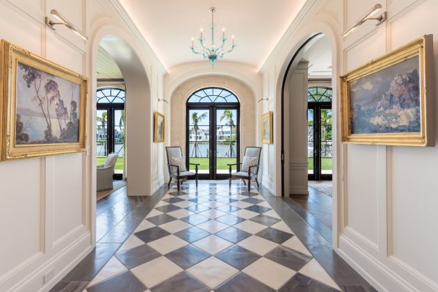 15 Alluring Tropical Foyer Designs You Should Explore