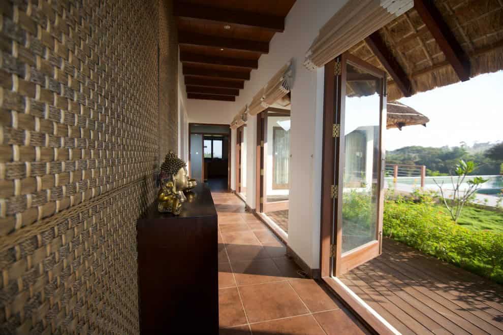 17 Remarkable Tropical Hallway Designs Your Interior Lacks