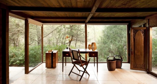 18 Spectacular Tropical Home Office Designs You Just Have To See