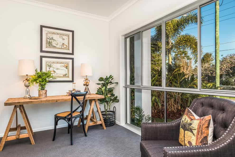 18 Spectacular Tropical Home Office Designs You Just Have To See