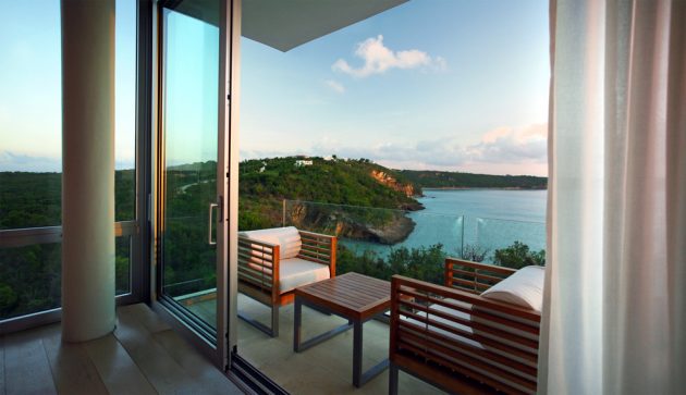20 Captivating Tropical Balcony Designs With Striking Views