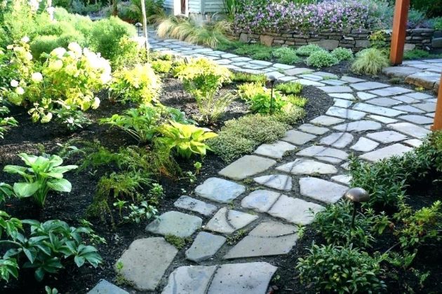 15 Creative DIY Stone Path Designs That Everyone Can Do