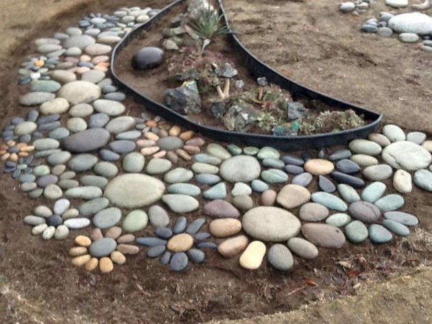 15 Creative DIY Stone Path Designs That Everyone Can Do