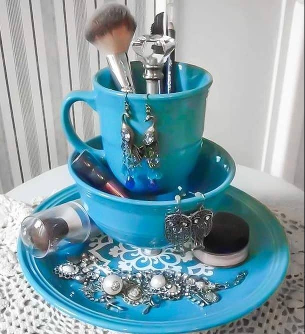 17 Staggering Ideas For Recycling Old Kitchen Items