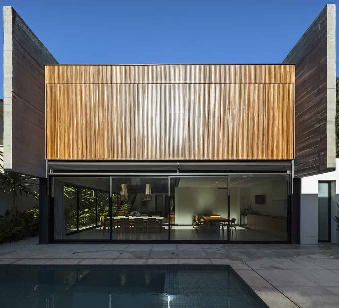 Castro House by Aguirre Arquitetutra in Southeastern Brazil