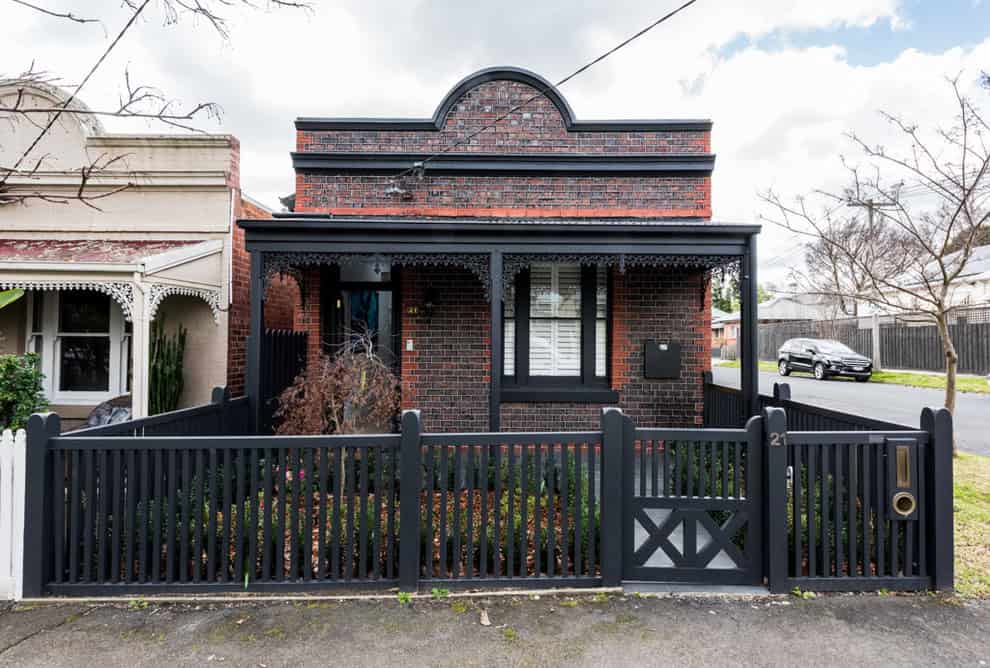 16 Outstanding Eclectic Home Exterior Designs That Will Bedazzle You