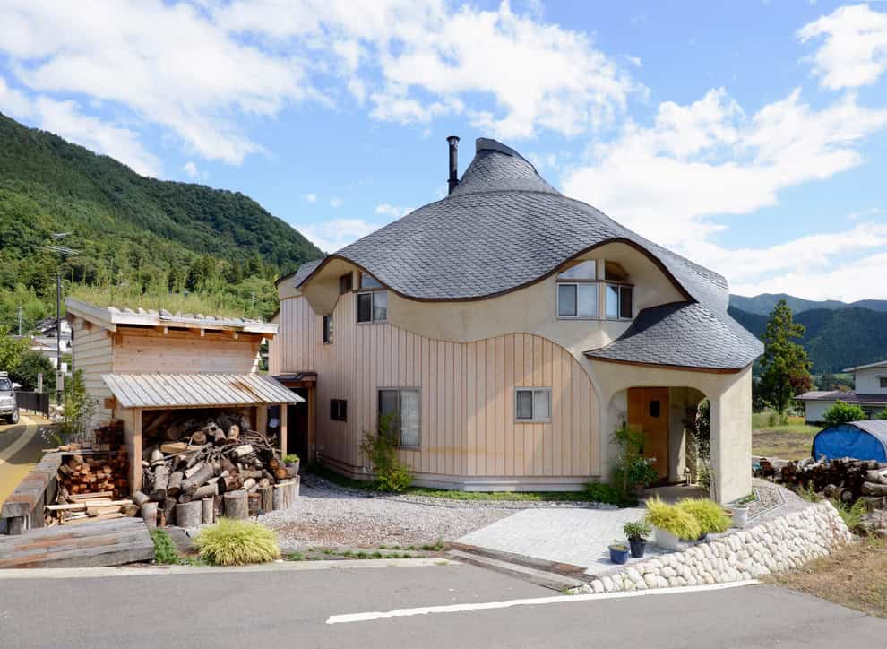 16 Outstanding Eclectic Home Exterior Designs That Will Bedazzle You