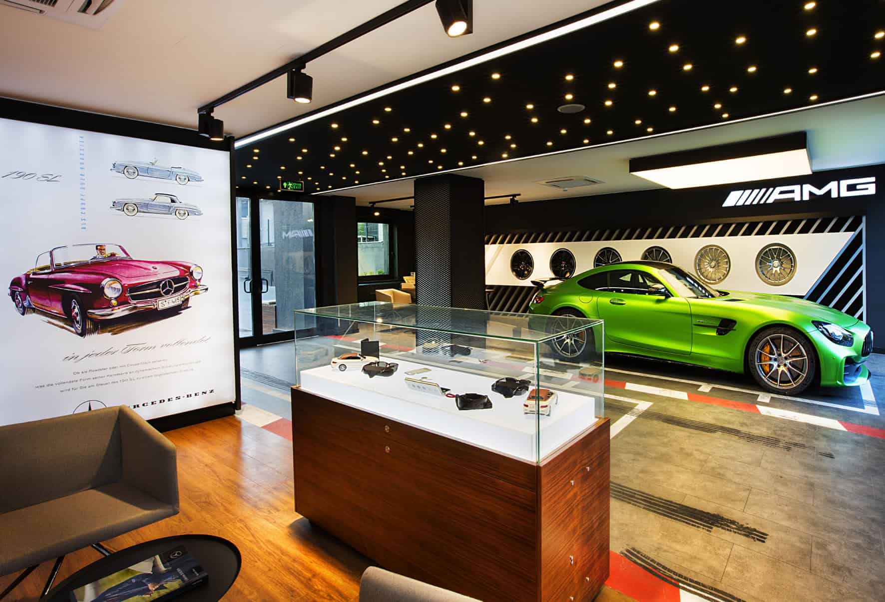 A Strong Presentation of Space: Mercedes Benz AMG Digital Showroom