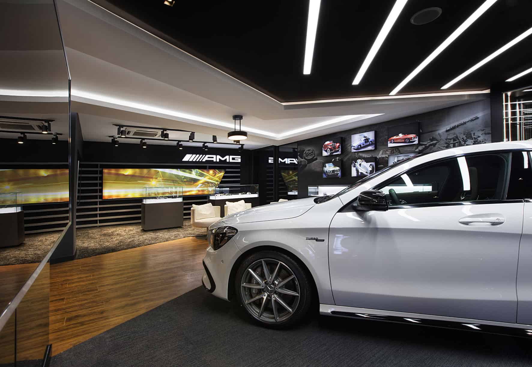 A Strong Presentation of Space: Mercedes Benz AMG Digital Showroom