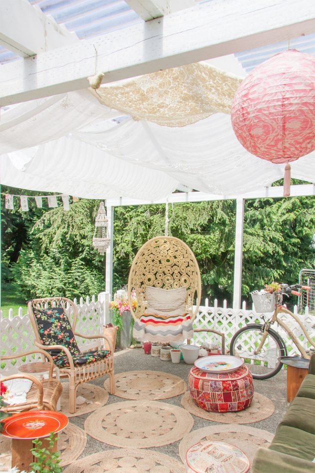 16 Enchanting Shabby-Chic Patio Designs For Your Garden