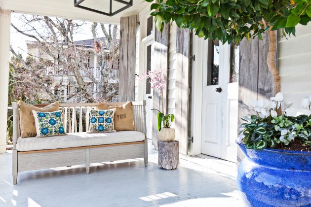 18 Magnificent Shabby-Chic Porch Designs That Are Too Cute To Pass Up