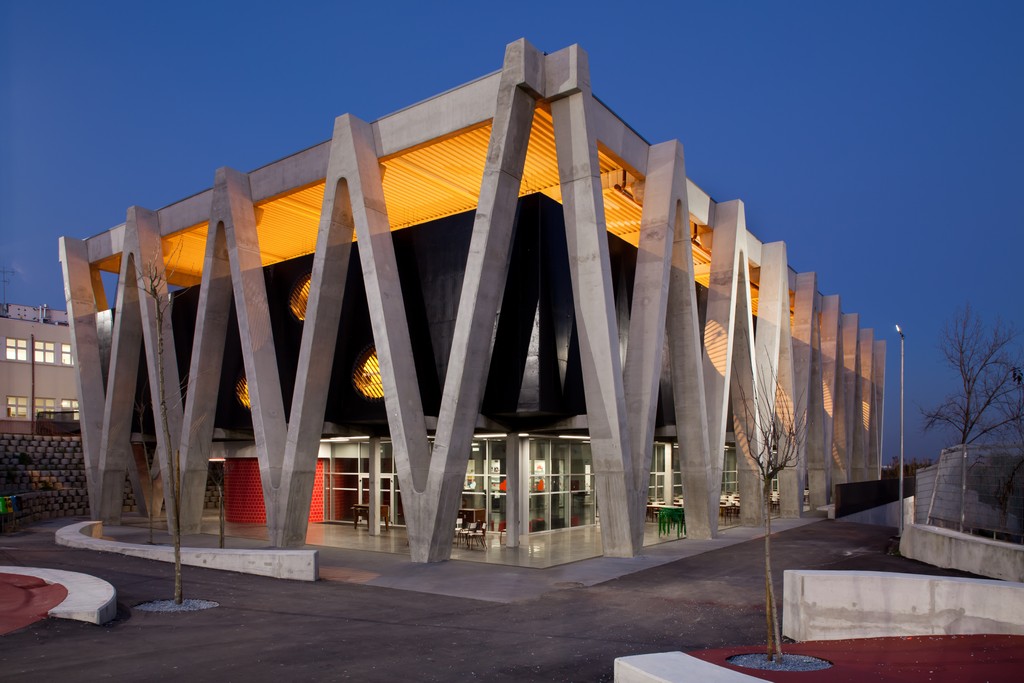 Top 5 Best Looking High School Campuses in the World