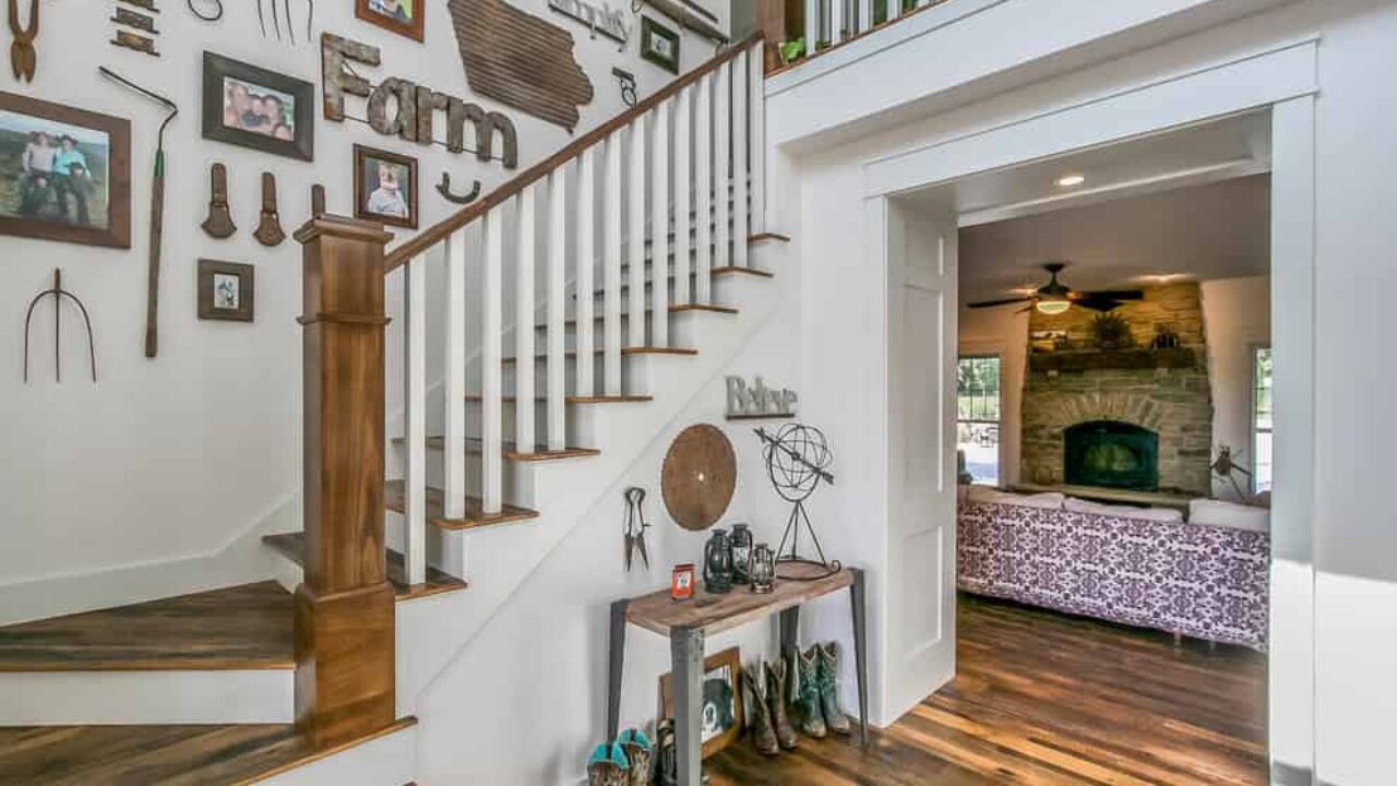 16 Stunning Farmhouse Staircase Designs That Will Your Mind