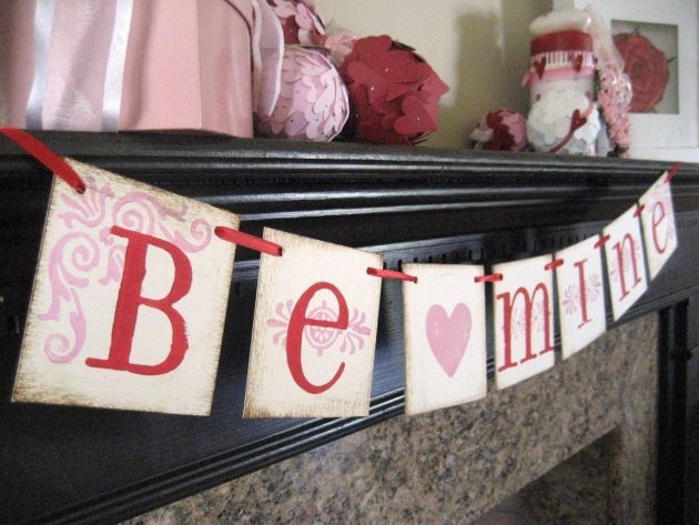 15 Sweet Handmade Valentine's Day Banner Designs To Spice Up The Atmosphere