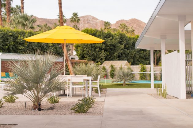 15 Stunning Mid-Century Modern Patio Designs You'll Adore