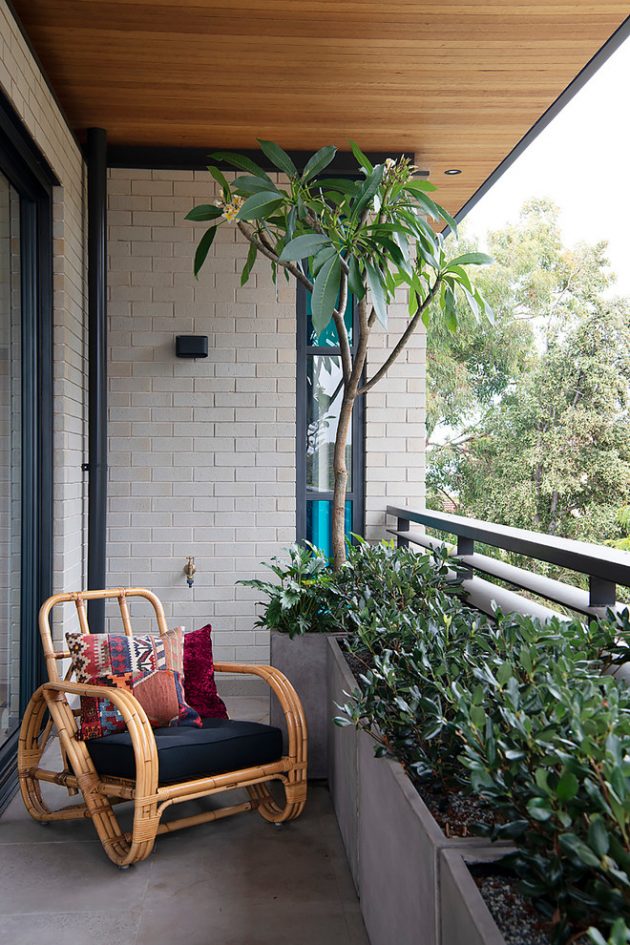 16 Stunning Mid-Century Modern Balcony Designs You Will Adore