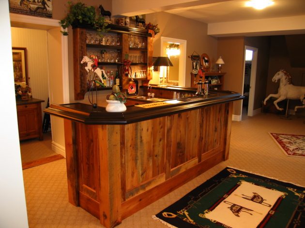 15 Intriguing Victorian Home Bar Designs With A Touch of Luxury