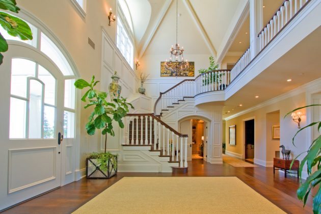 16 Warm & Welcoming Victorian Entry Hall Interiors You Must See